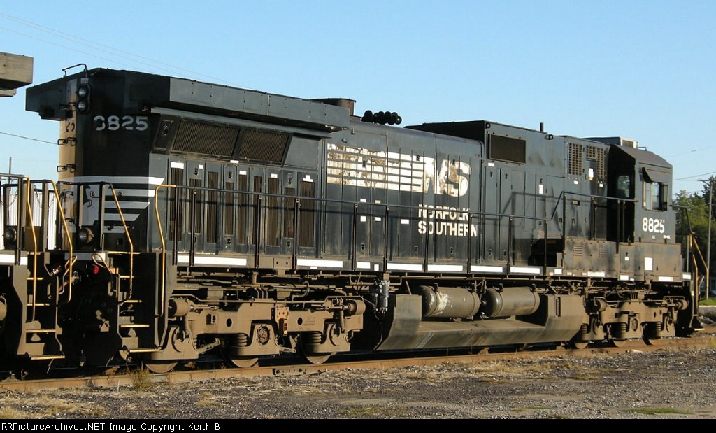NS 8825